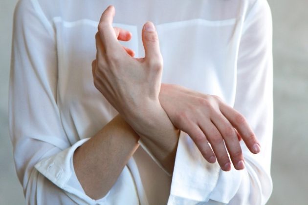 ¿Hormigueo en las manos? Algunas causas que pueden explicarlo